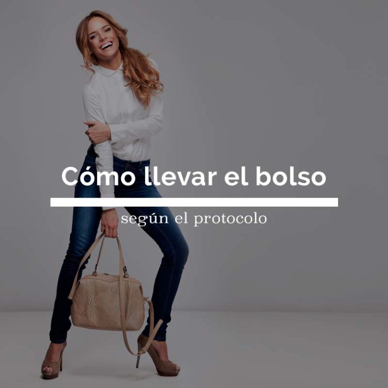 Cómo llevar el bolso según el protocolo, todo lo que necesitas saber